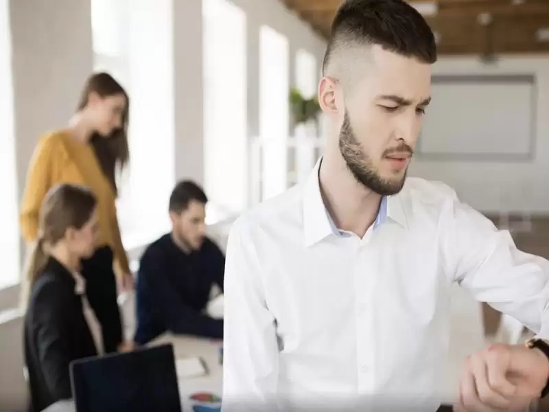 A Guide to Handling Employees Who Are Regularly Late - Insight Blog ...